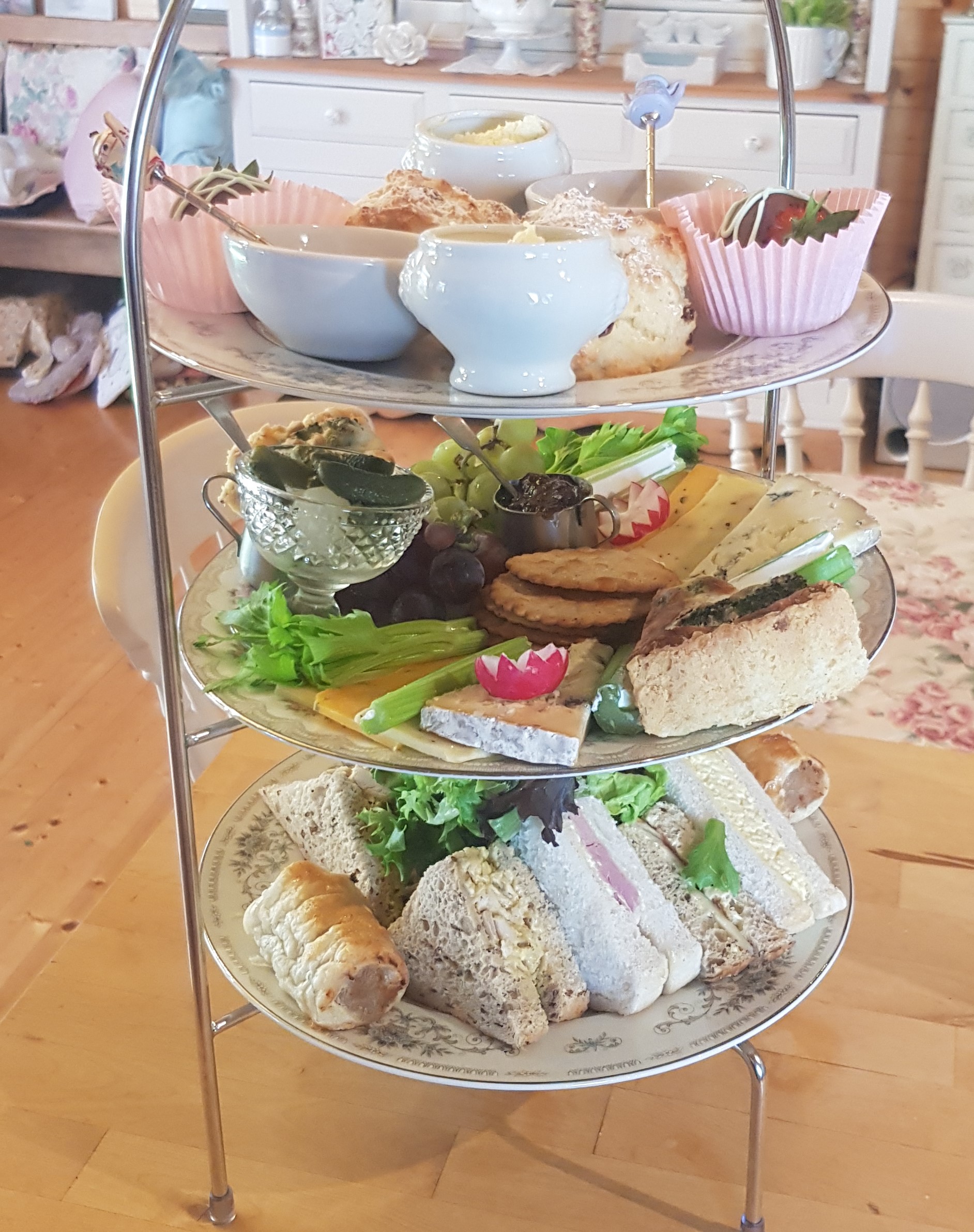 Afternoon Tea Options – afternoon tea Basildon | tea room | Lise Lous